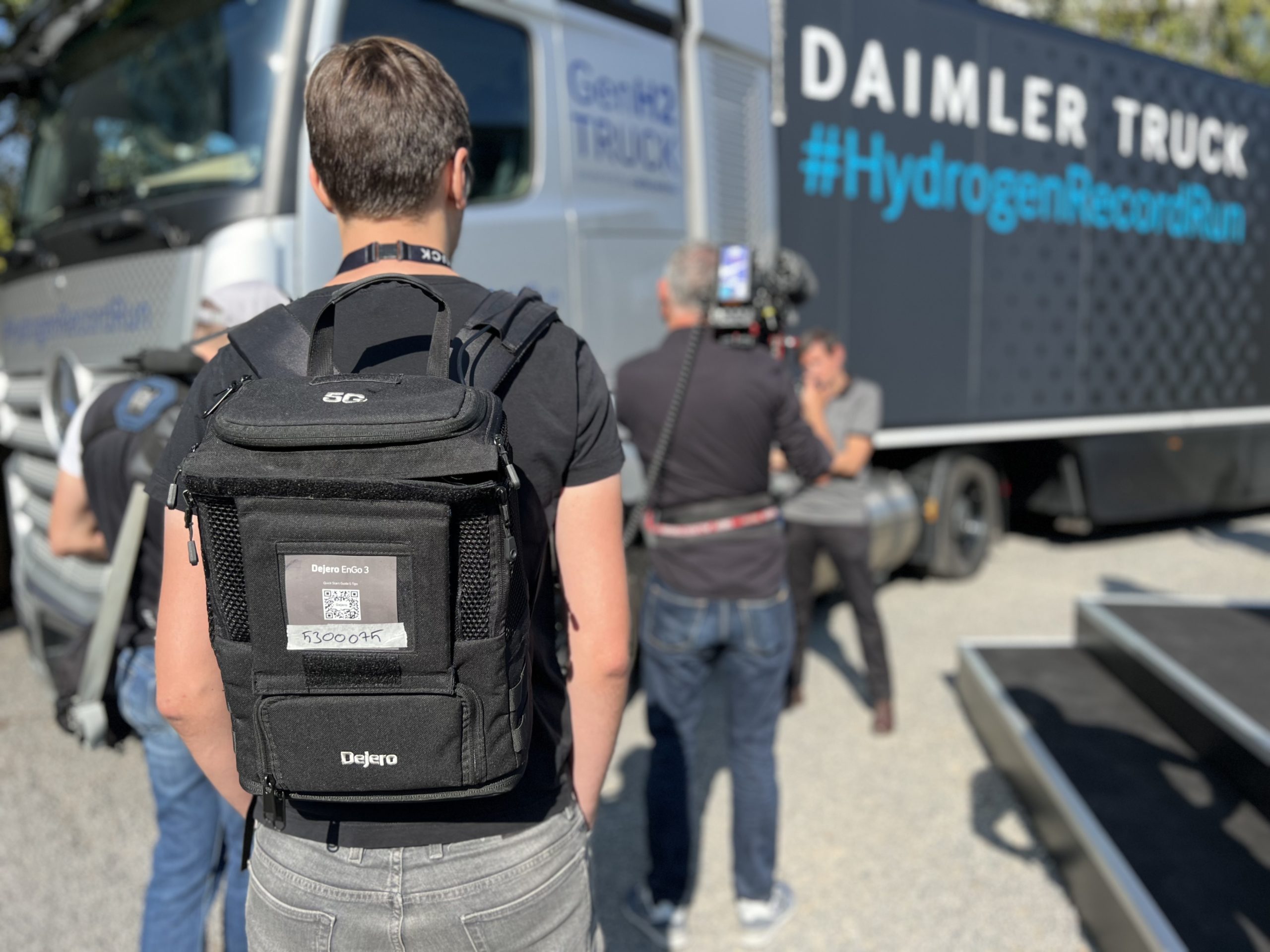 Dejero and Livecast Capture Landmark Daimler Truck’s GenH2 Truck ...